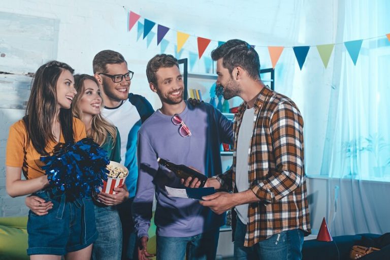 8 Farewell Party Invitation Designs and Tips for a Great Send-off ...